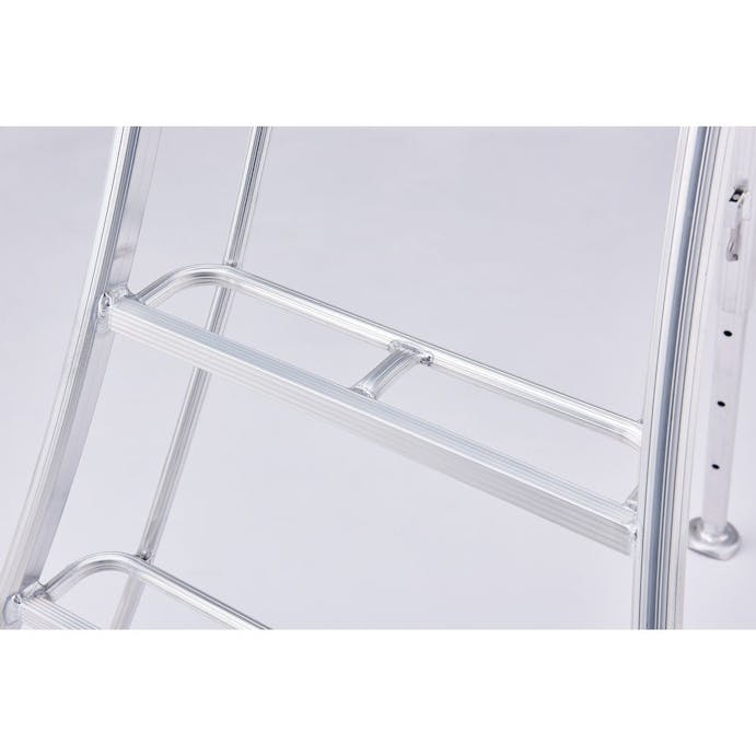 アルミ園芸三脚 12尺 GSC-360T｜ホームセンター通販【カインズ】