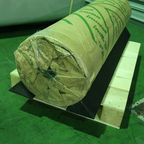 ESCO 90x120x1500mm 樹脂製 三角材 EA993DS-42 4550061183793(CDC)【別送品】 | 接着・補修・梱包 | ホームセンター通販【カインズ】